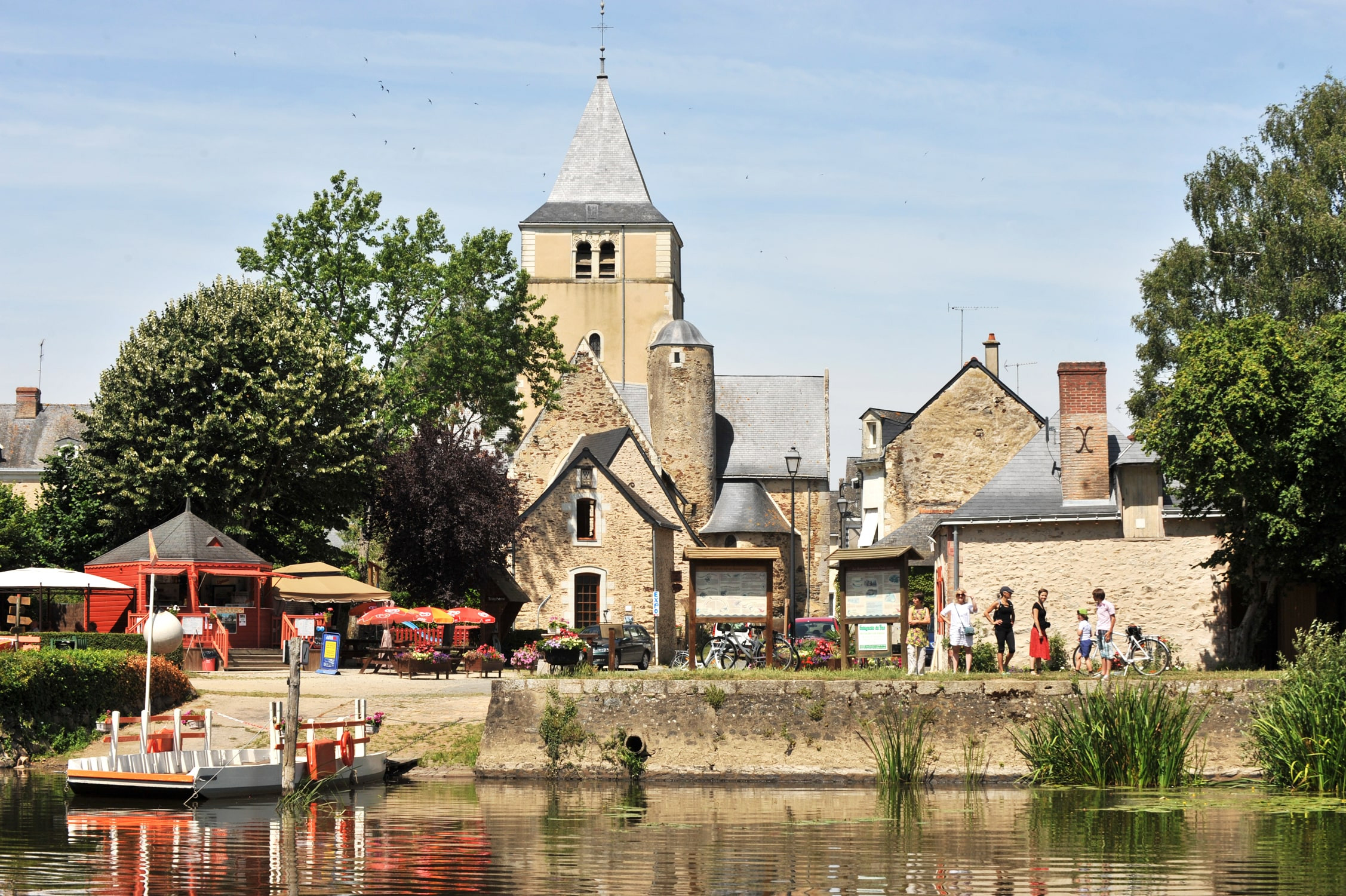 Le village de Ménil | Le Presbytère du Vigneau | France