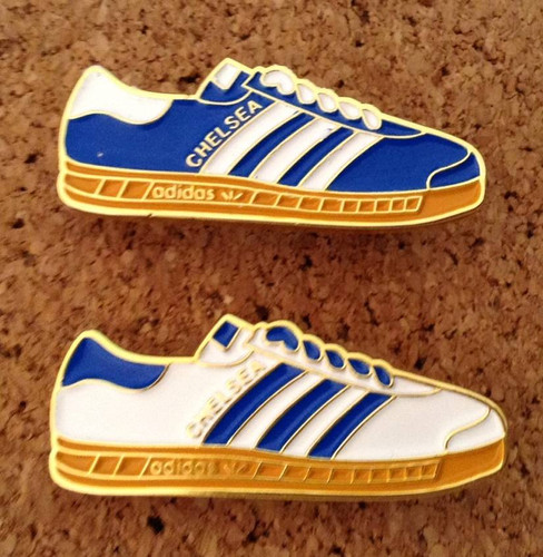 Chelsea - Adidas Trainers/Trabs/Sneakers | FOOTBALL-PINS-BADGES