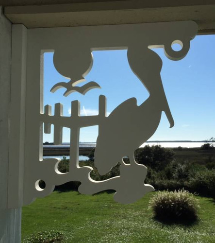 ® Pelican Sitting On The Dock Corner Bracket Premium All Weather Solid ...