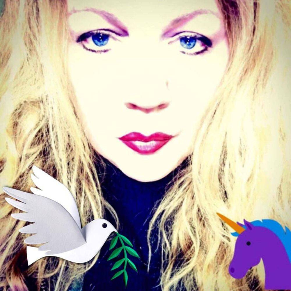 Jonathan Henrich SingerSongwriterPianist | Sarahdelamer