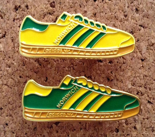 Norwich - Adidas Trainers/Trabs/Sneakers | FOOTBALL-PINS-BADGES