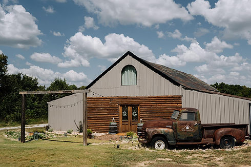 Tour | The Barn At Twelve Acers Ranch | Paradise