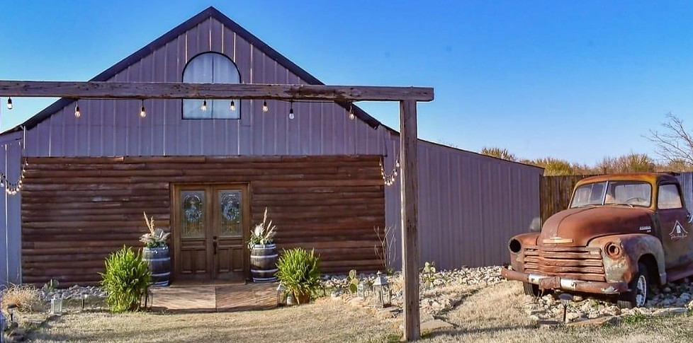 Wedding Venue | The Barn at Twelve Acres Ranch