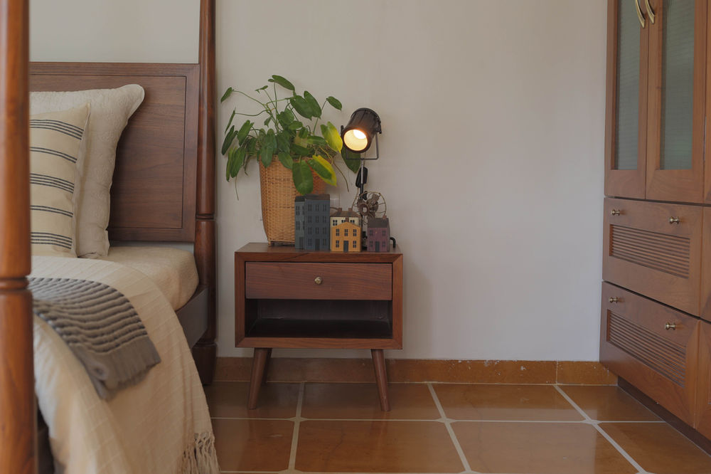Amoeba Design Studio Creates a Calm, Meditative Abode within a Densely ...
