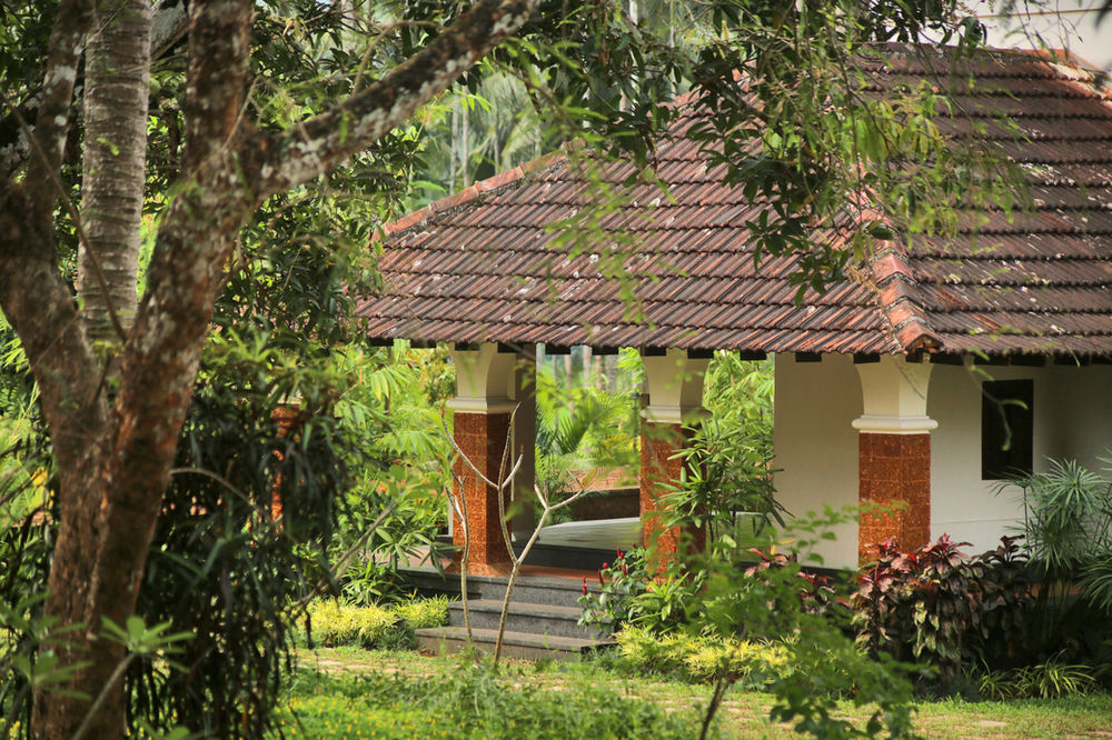 Kerala based, Uru Consulting, Retrofits this Old House into a ...