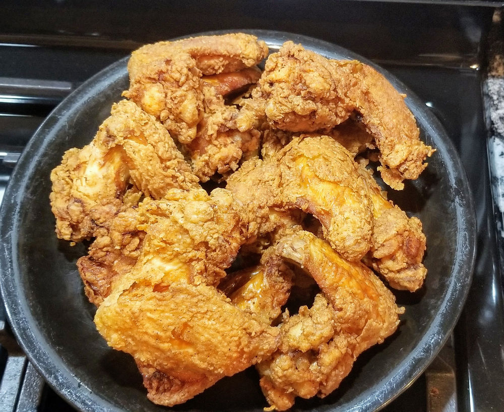 CRISPY DEEP FRIED CHICKEN WINGS