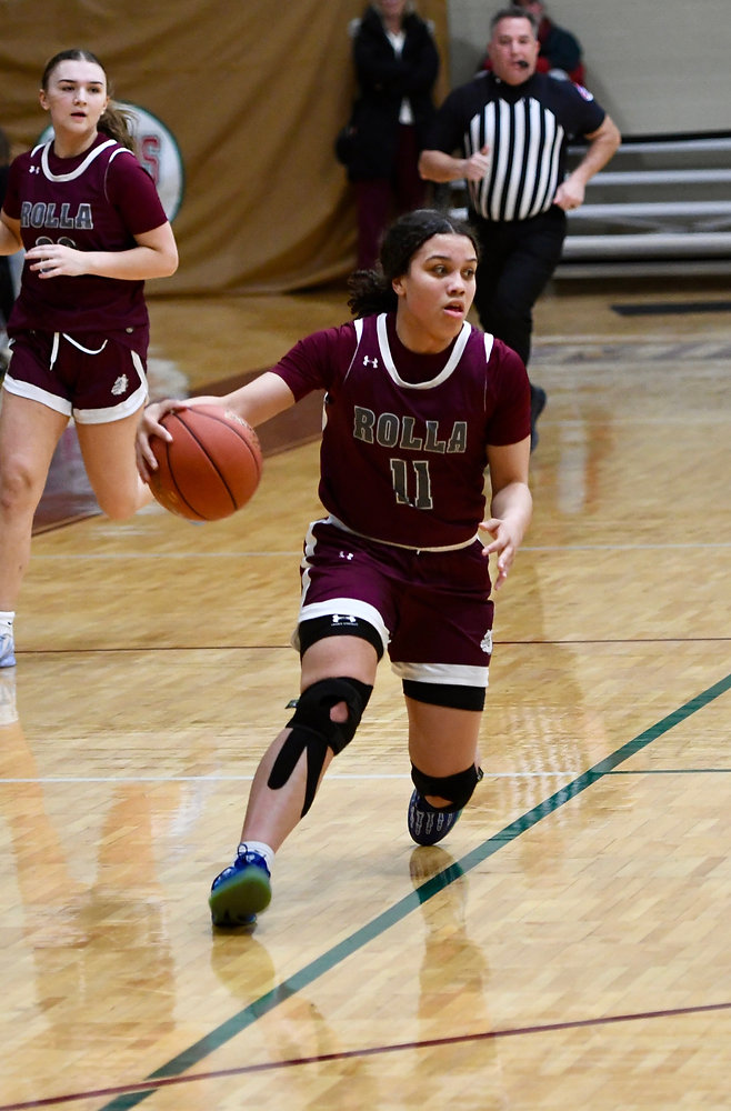 Lady Bulldogs Back on the Winning Side with a 70-43 Rout of Waynesville