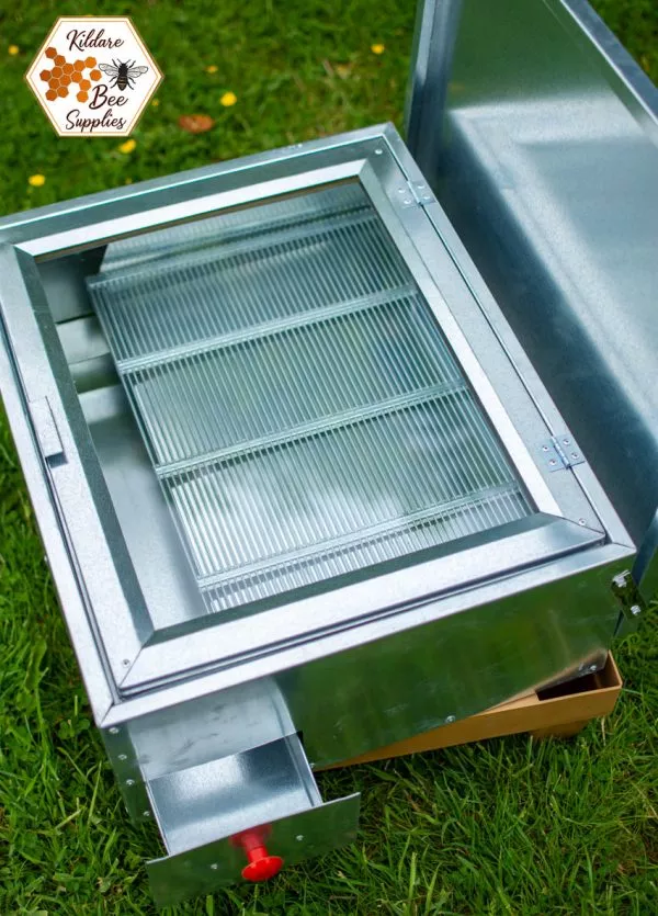 Solar Wax Melter for 1 Frame | Kildare Bee Supplies
