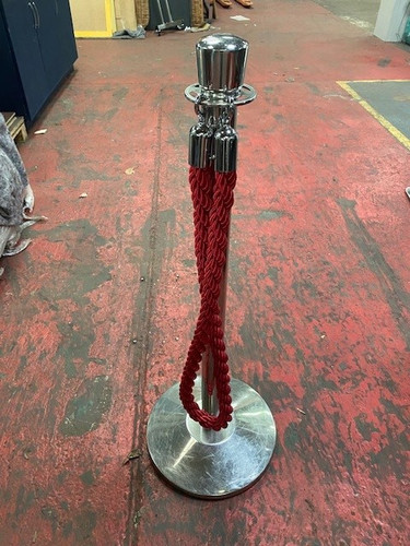 ROPE QUEUE POLE | Fortnum & Mason