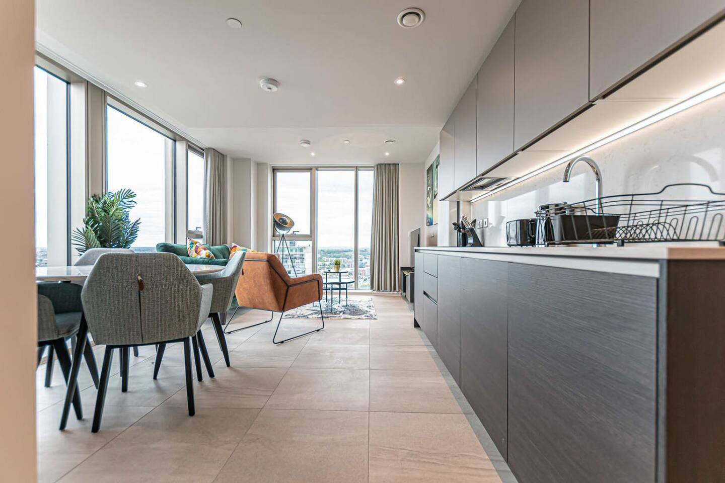 2 Bedroom Modern Apartment in The Lexington Liverpool Serviced ...