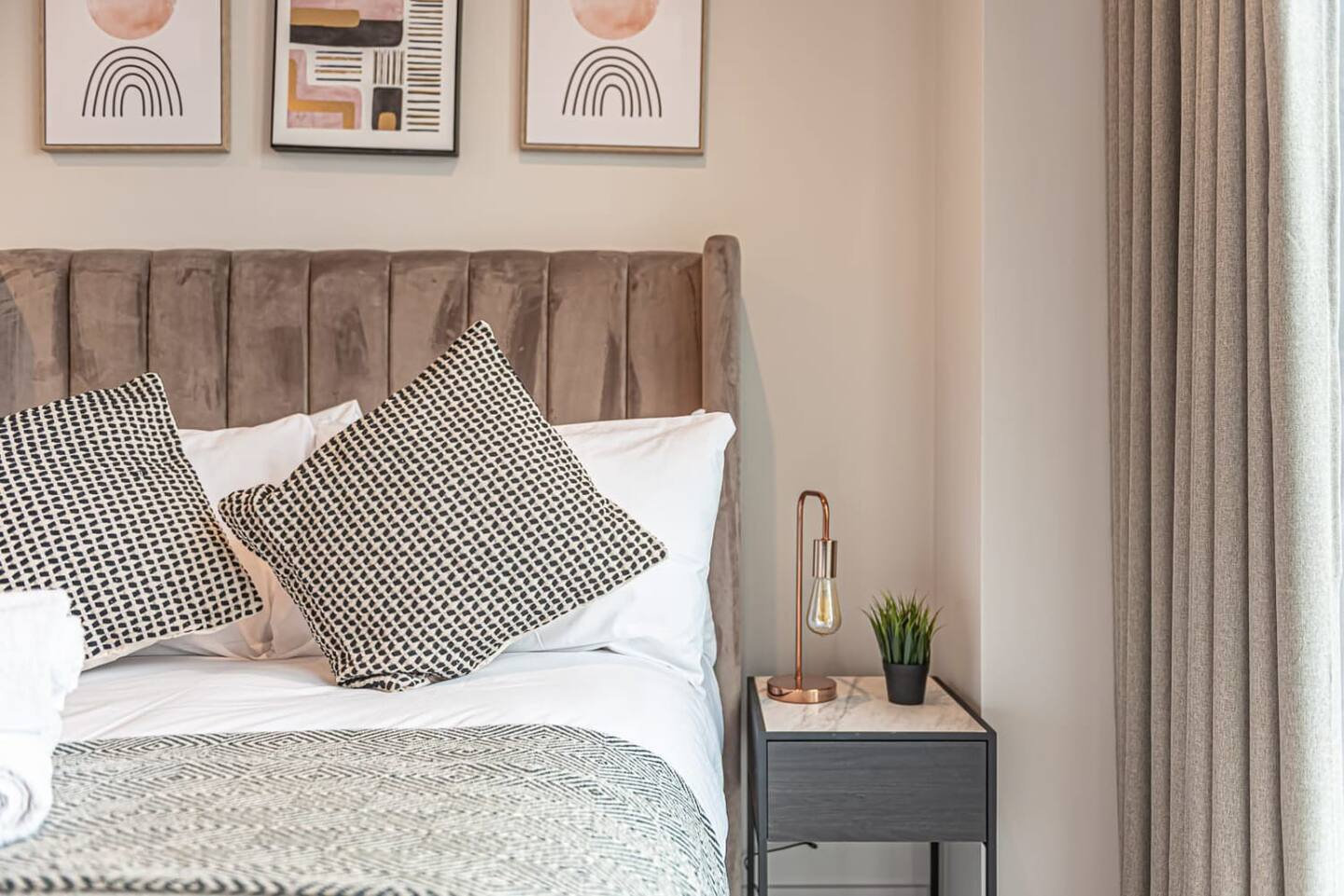 2 Bedroom Modern Apartment in The Lexington Liverpool Serviced ...