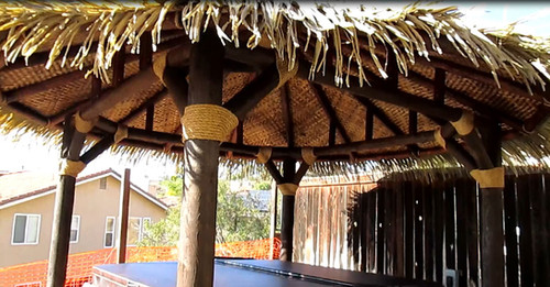 11'-20' SYNTHETIC FIJI THATCH ROUND HUT | tropicalshadeimports