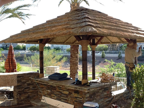 11'-20' AFRICAN THATCH SQUARE HUT | tropicalshadeimports