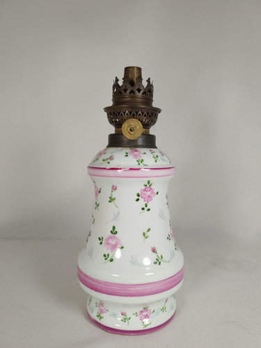 Late Victorian oil lamp with hand painted ceramic base | Tom Boynton ...