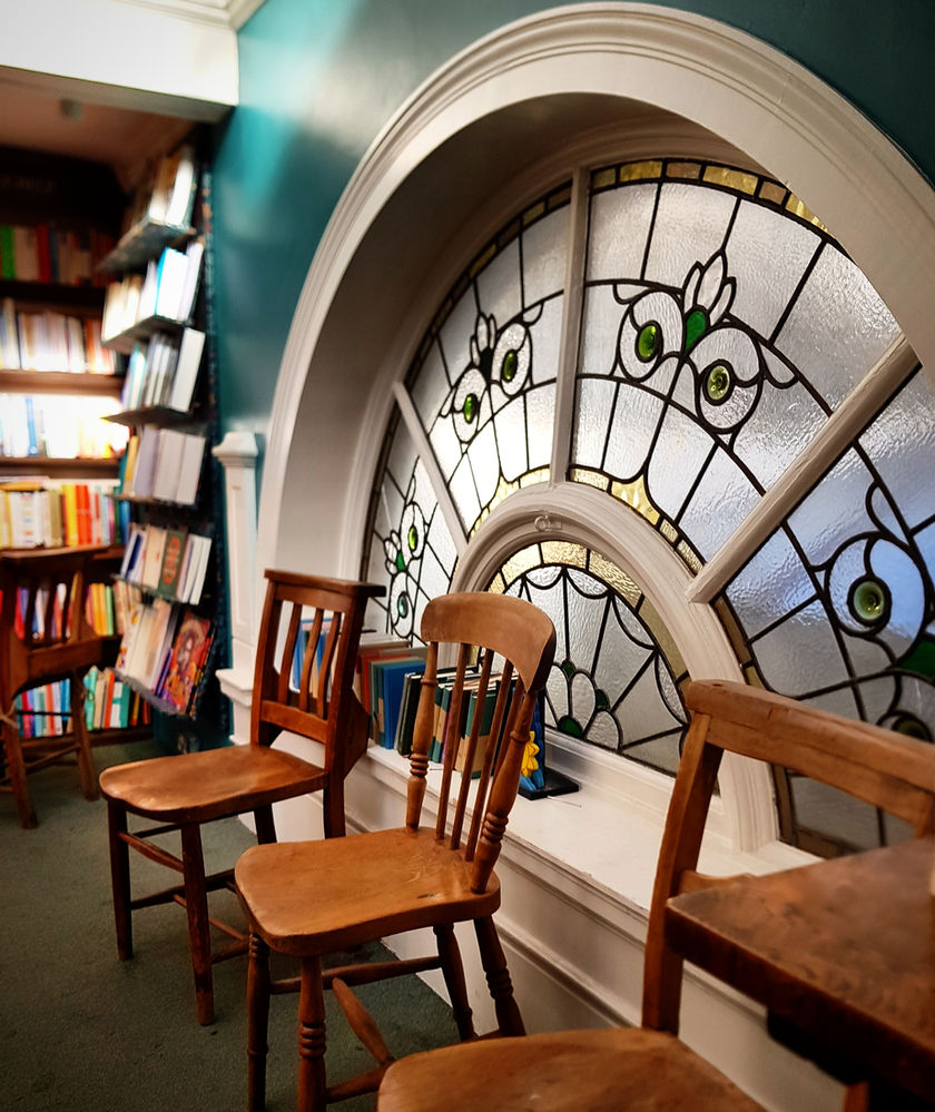 Daunt Books Marylebone. The most Beautiful Edwardian Bookshop in London
