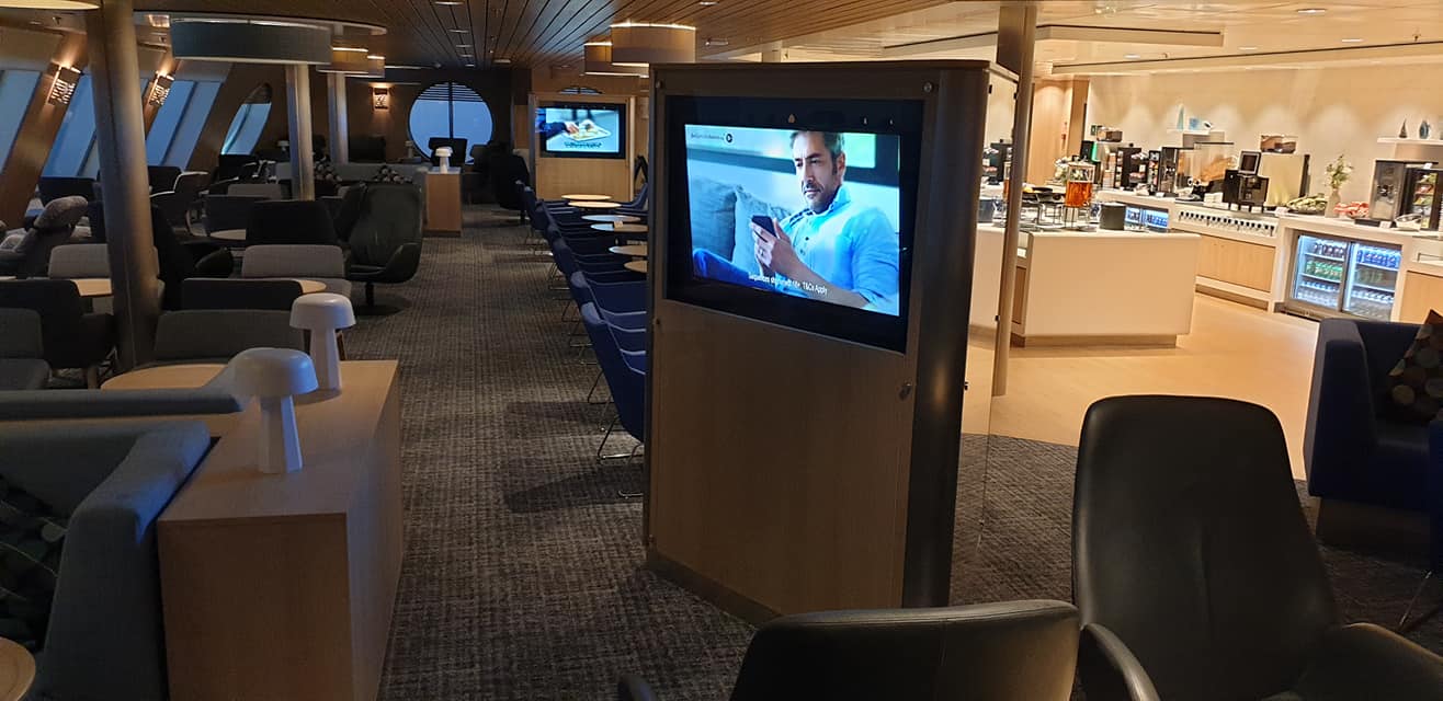 Stena Embla - Mirrored Simplicity at its finest