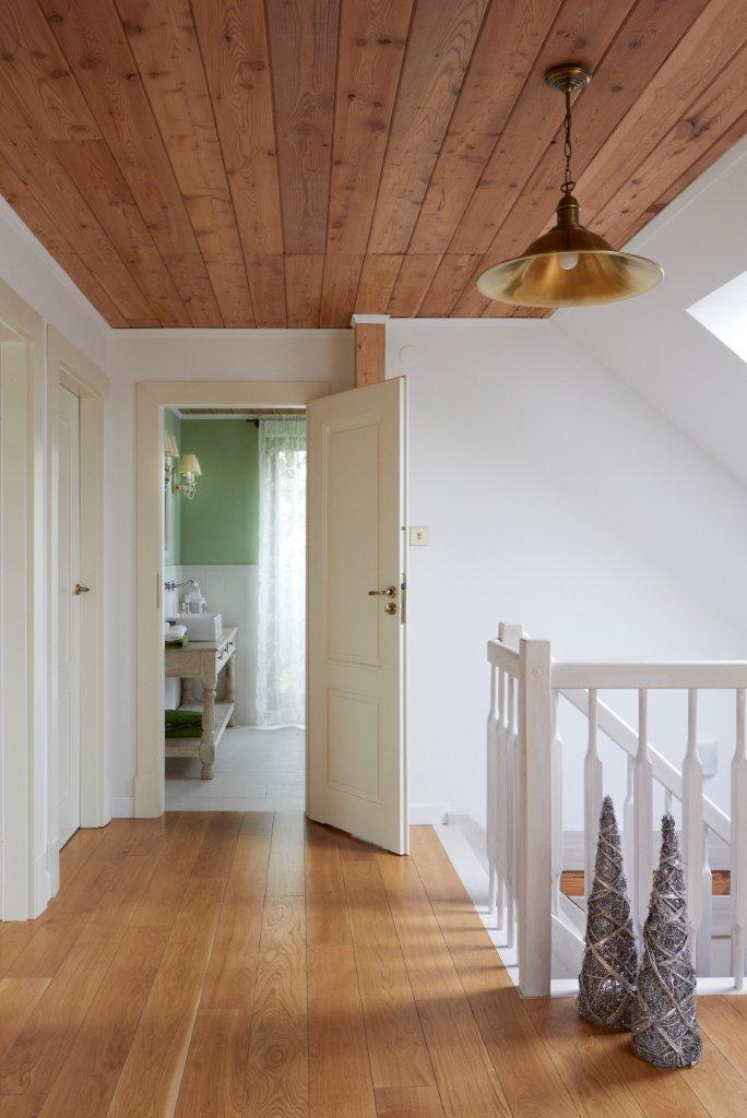 among spruce walls | Poco design