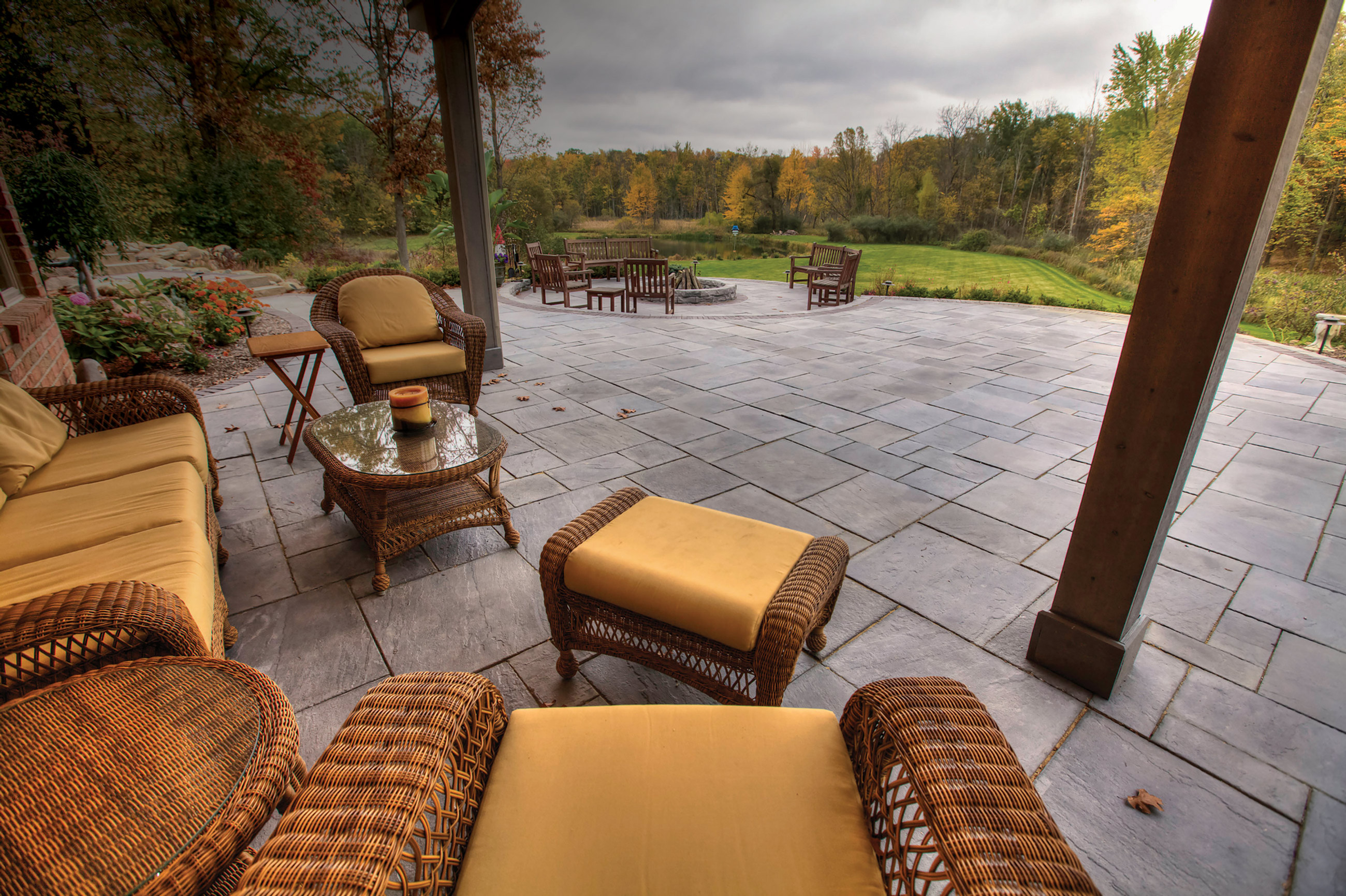 Dimensional Flagstone Slabs | High Format