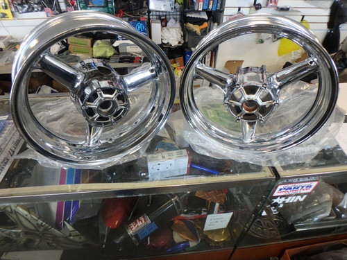 YAMAHA R1 1998 / 2001 CHROME WHEELS | Breaklites.com