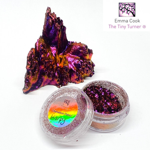 Tiny Turner Chameleon Flakes Single 0.5g Pot 'Harpy’ | The Tiny Turner