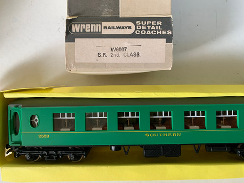 W6007 SR SOUTHERN 2ND CLASS COACH 2523 | jwmodelrailways