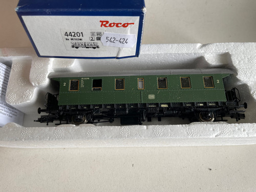 ROCO 44201 DB 2nd CLASS PASSENGER COACH | jwmodelrailways