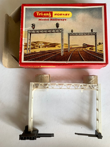 R.573 COLOUR LIGHT SIGNAL GANTRY | jwmodelrailways