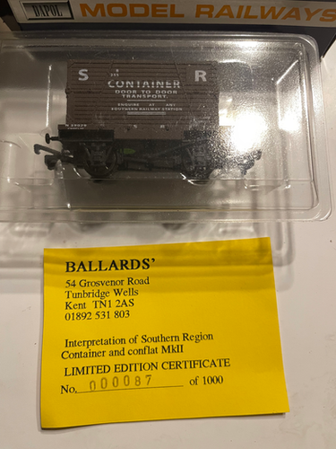 SR CONFLAT WITH SR CONTAINER | jwmodelrailways