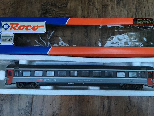 ROCO 44770 SBB 2ND CLASS PASSENGER COACH | jwmodelrailways