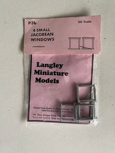 LANGLEY MINIATURE MODELS - P3B 4 SMALL JACOBEAN WINDOWS | jwmodelrailways