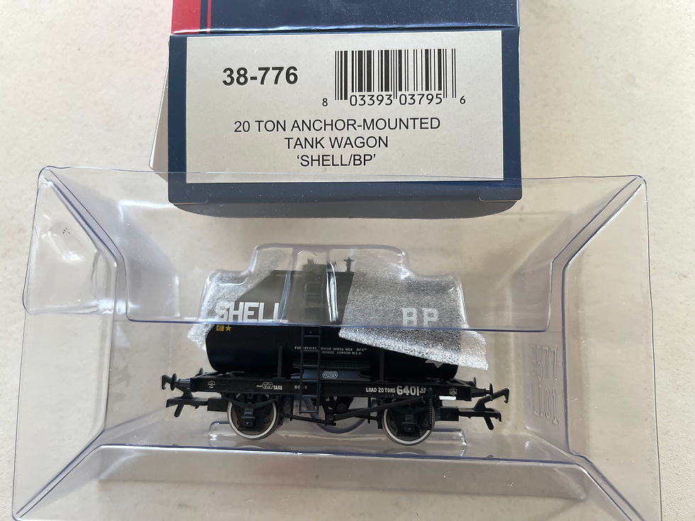 38-776 20 TON ANCHOR MOUNTED TANK WAGON - SHELL BP | jwmodelrailways
