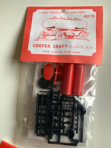 COOPER CRAFT 4015 LORRY TRAILER WITH TANKER BODY | jwmodelrailways