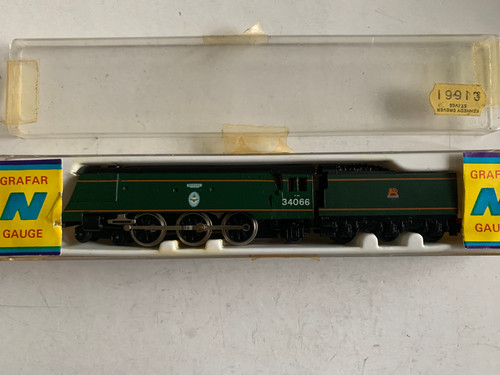 BATTLE OF BRITAIN CLASS SPITFIRE LOCOMOTIVE & TENDER 34066 ...