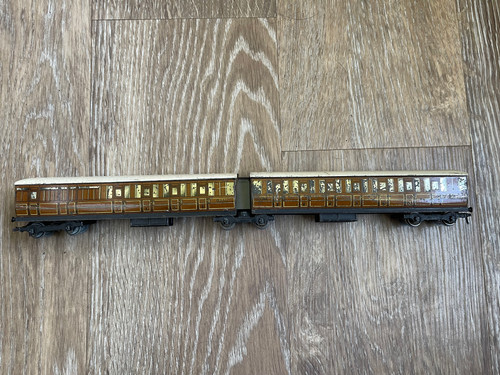 LNER TEAK ARTICULATED COACH SET | jwmodelrailways