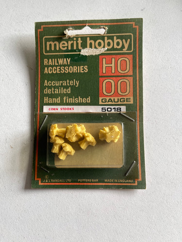 MODEL SCENE / MERIT 5018 CORN STOOKS (12) | jwmodelrailways