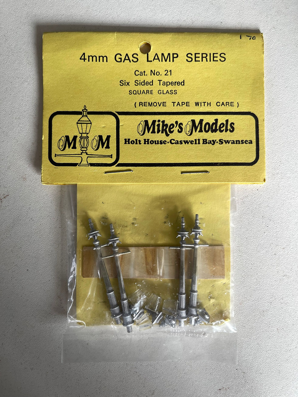 MIKE'S MODELS - No 21 SIS SIDED TAPERED SQUARE GLASS GAS LAMPS ...