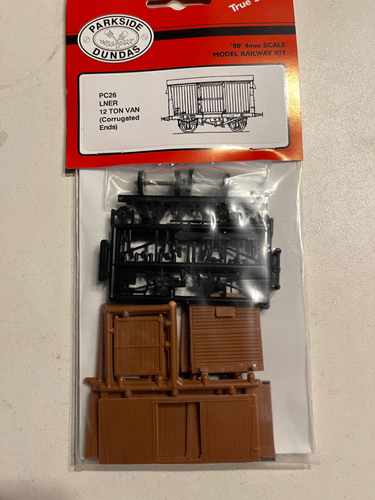 PARKSIDE DUNDAS PC26 LNER 12 TON VAN (CORRUGATED ENDS) | jwmodelrailways