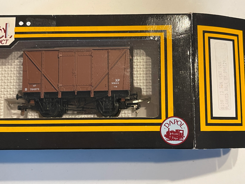 B109 - 12 TON VENT VAN B784873 | jwmodelrailways