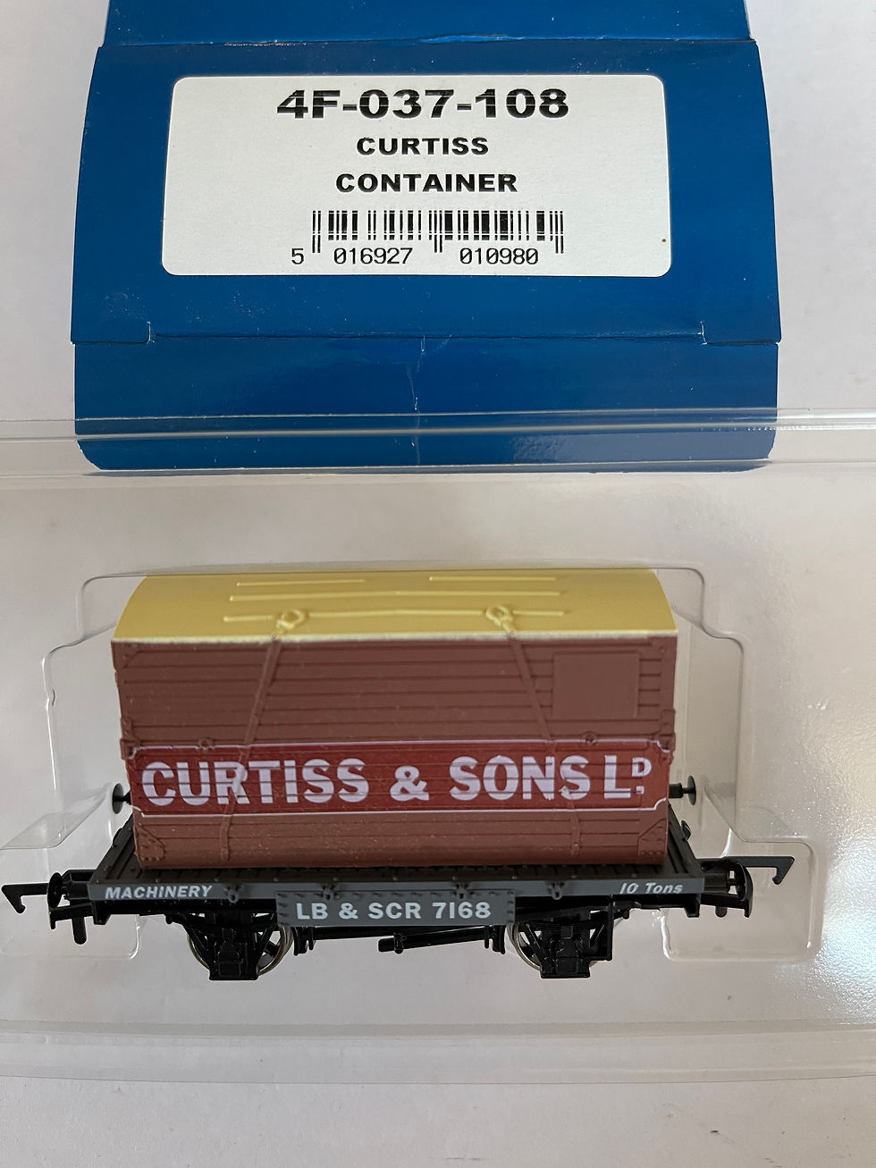 4F-037-108 LB & SCR CONFLAT WITH CURTISS & SONS CONTAINER | jwmodelrailways
