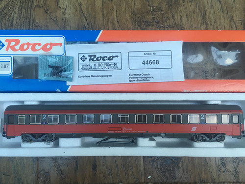 ROCO 44668 OBB 2ND CLASS PASSENGER COACH | jwmodelrailways