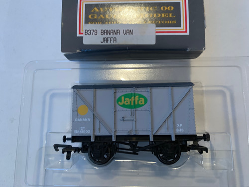 B379 - JAFFA BANANA VAN | jwmodelrailways