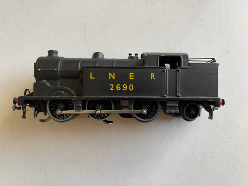 EDL17 0-6-2 LNER TANK LOCOMOTIVE 2690 WITH COAL | jwmodelrailways