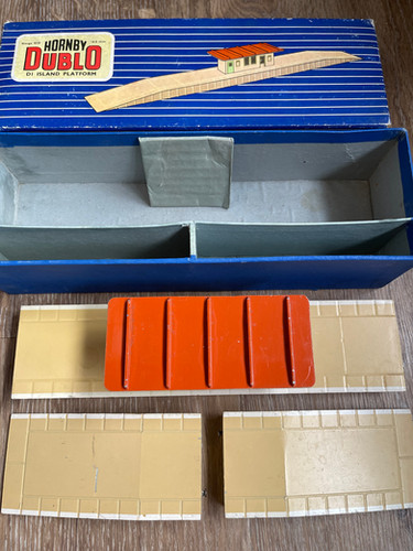 D1 ISLAND PLATFORM WHITE RIMMED EDGE - BOXED | jwmodelrailways