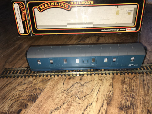 37117 50' PARCELS VAN BG BR BLUE | jwmodelrailways