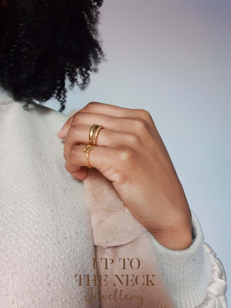 WHAT IS THE SYMBOLISM OF RINGS ON EACH FINGER?