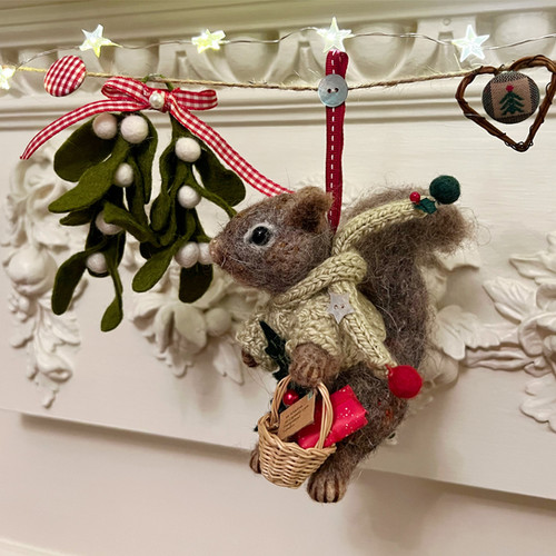 Christmas garland ... Cyril squirrel | wildandwool