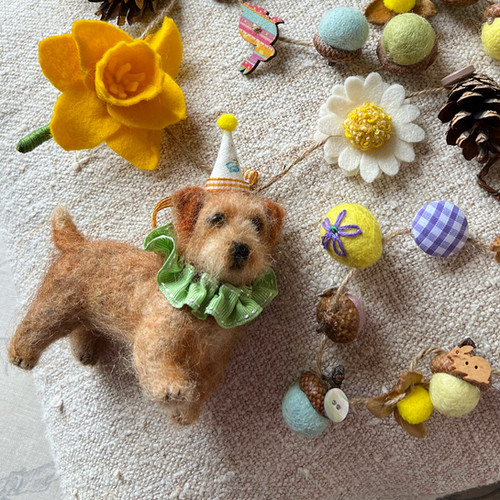 Easter garland ... Ginger the Norfolk terrier | wildandwool