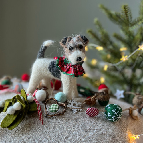 Christmas garland ... Rusty the Wire Fox Terrier | wildandwool
