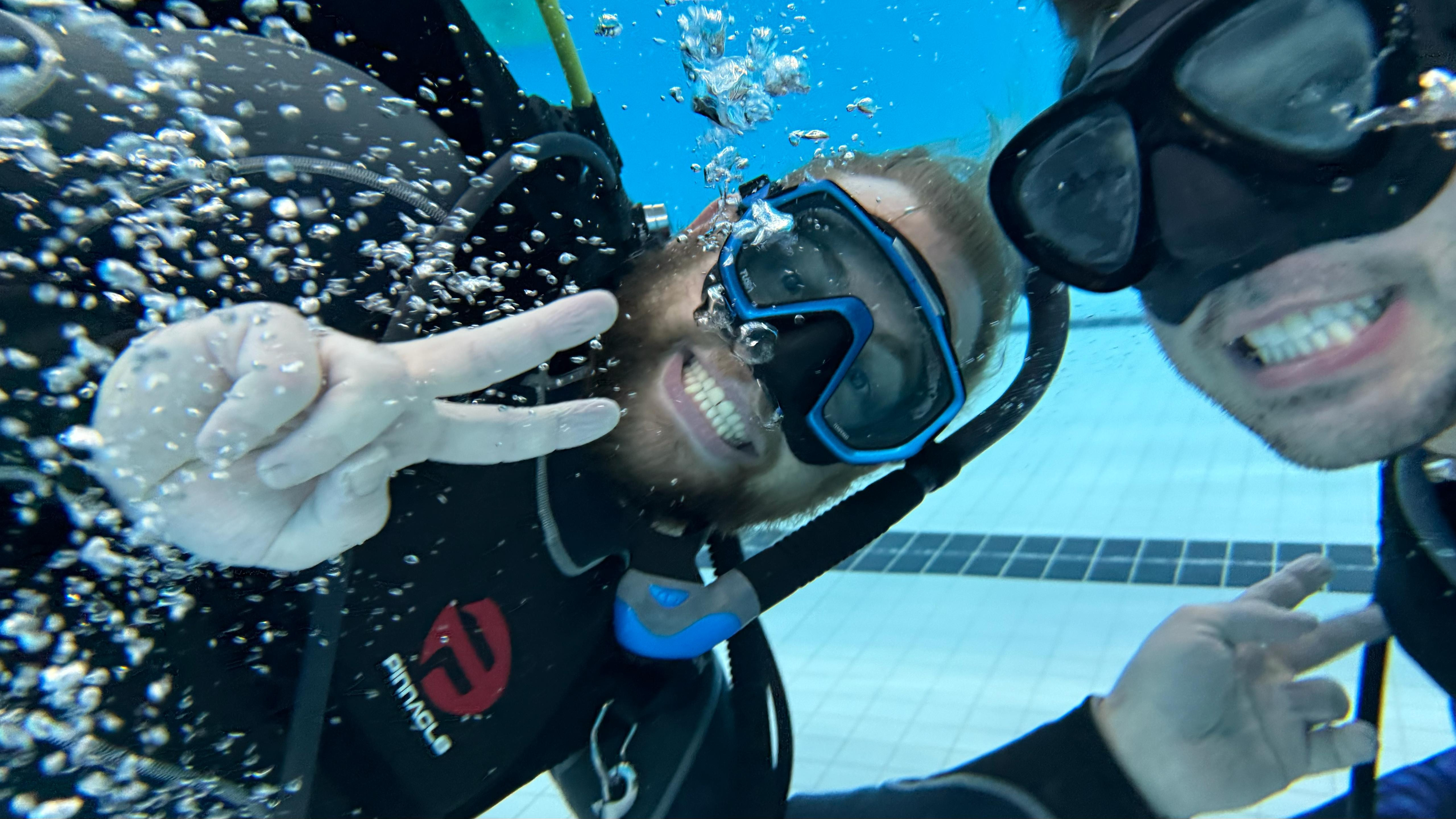 SCUBA BUOYANCY CLINIC & POOL TIME | Under Water Works