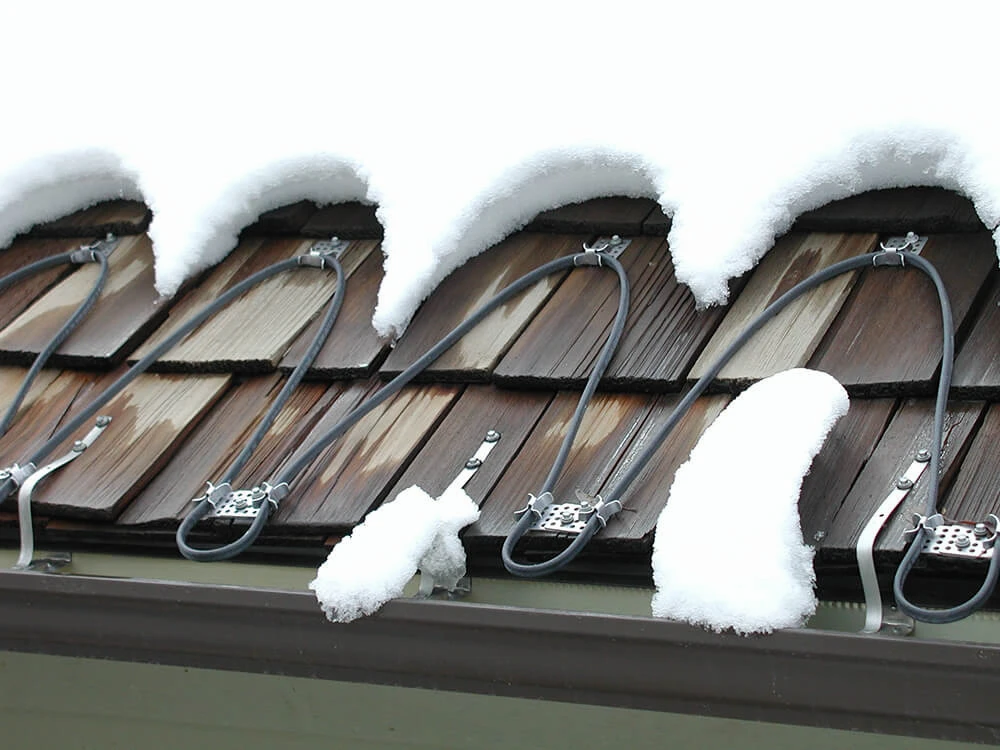 HEAT CABLE PREVENTS ICE DAMS & FROZEN GUTTERS